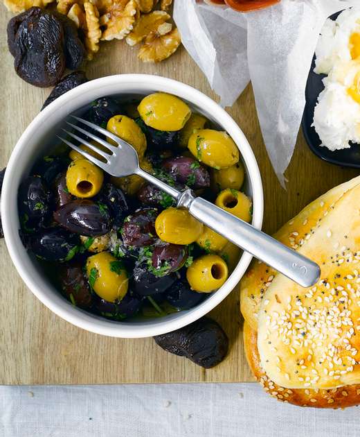 Marinoidut oliivit ja artisokansydämet – katso ohje! | Meillä kotona