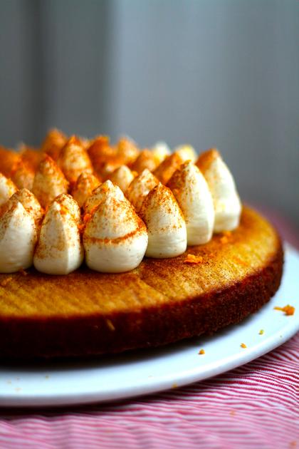 Appelsiini-hunajakakku – katso resepti! | Maku