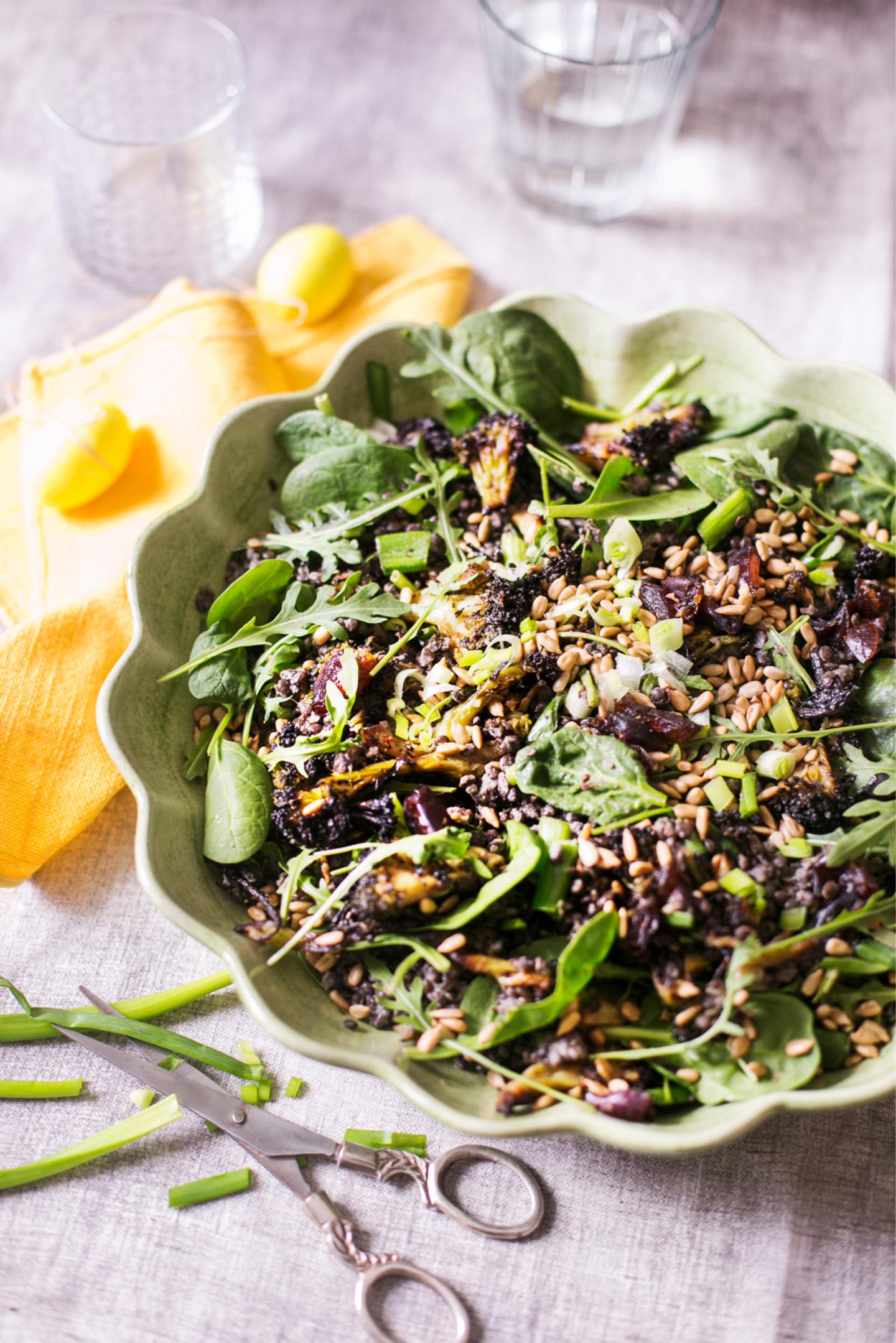 Parsakaali-linssisalaatti – katso ohje! | Maku