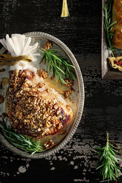 Saksanpähkinäkuorrutettu joulukinkku – katso ohje! | Meillä kotona