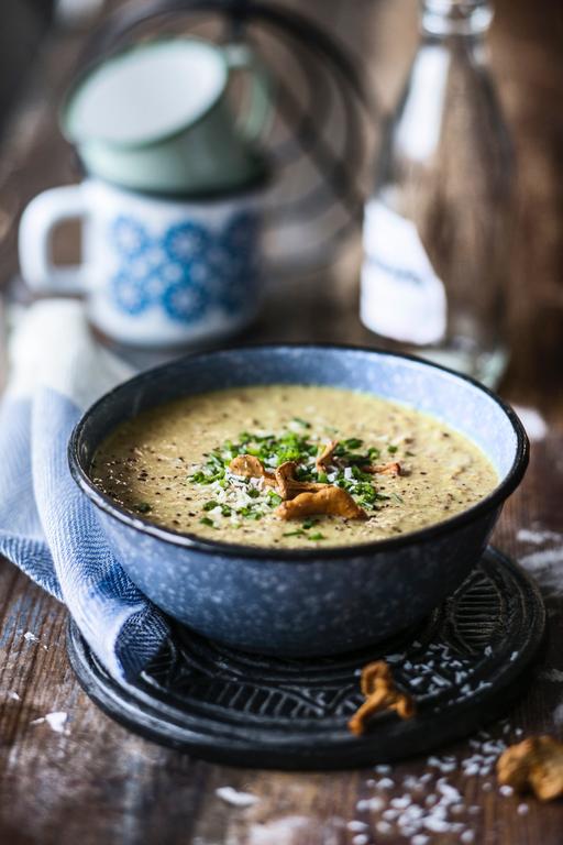 Vappu Pimiän sienikeitto – katso ohje! | Maku