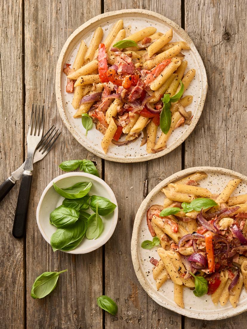 Punainen pestopasta – nappaa helppo arkiresepti! | Kotivinkki