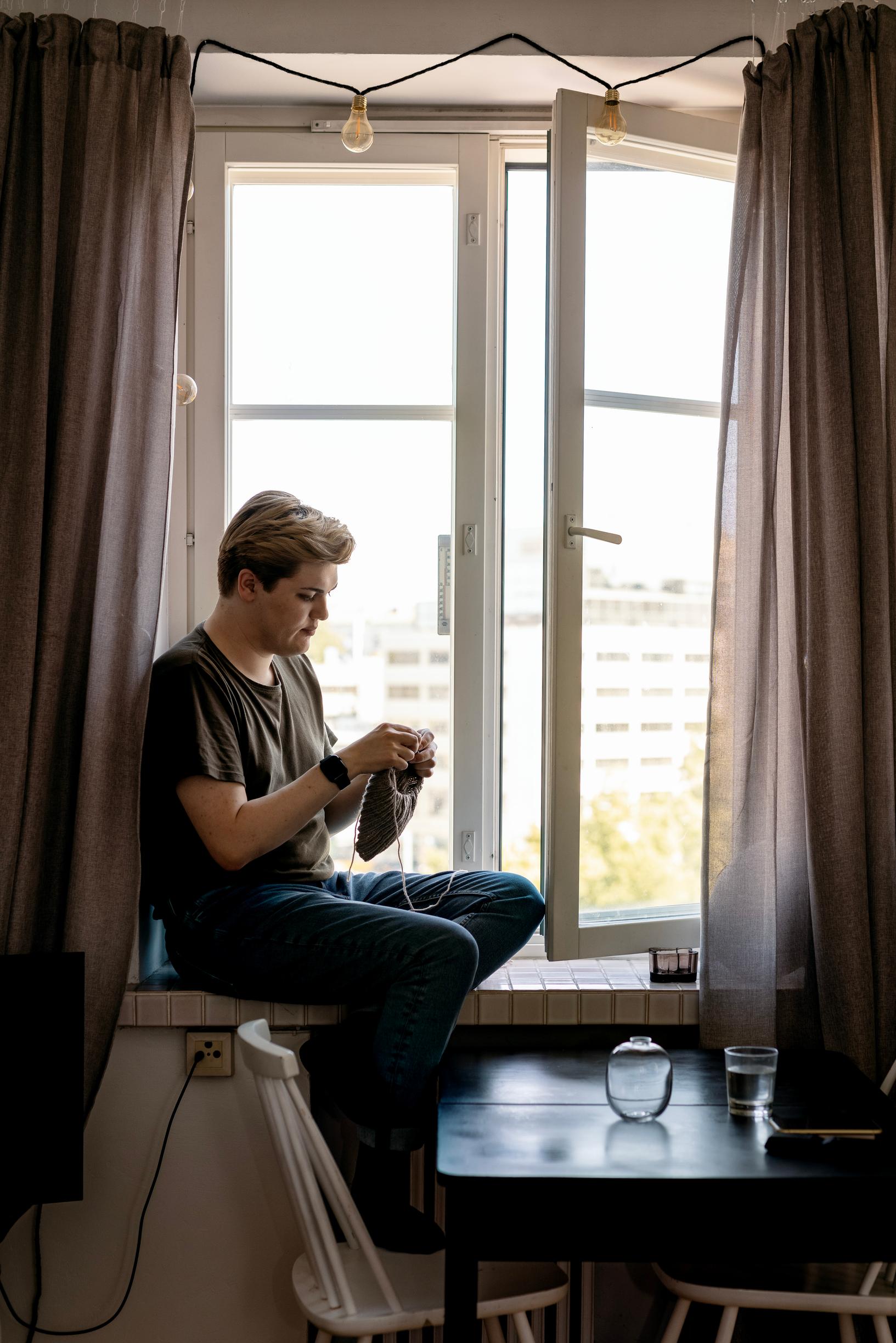 Neulesuunnittelija Joona Höri | Meillä kotona