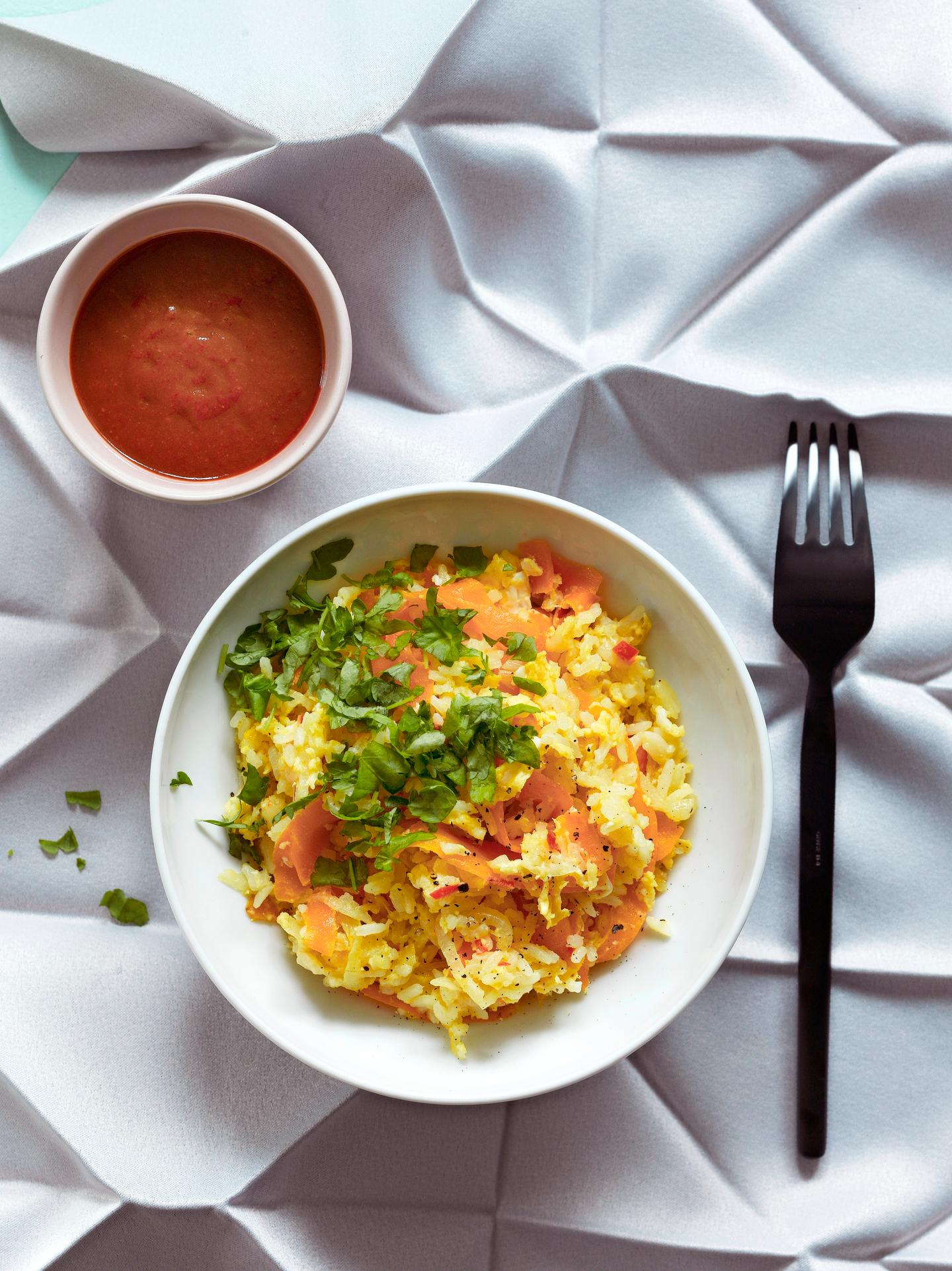 Paistettu riisi – katso resepti | Maku