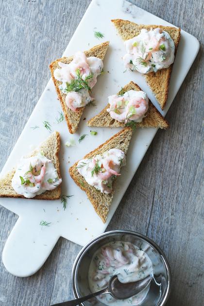 Toast Skagen - katkarapuleivät | Maku