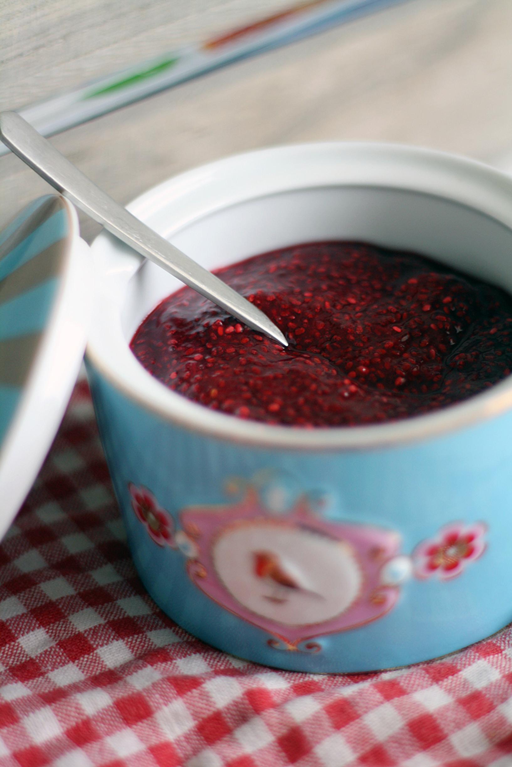 Helppo luumuhillo uunissa – katso resepti | Meillä kotona