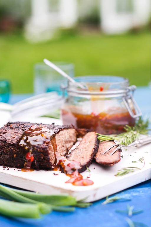 Tomahawk-pihvi grillissä – katso ohje! | Maku