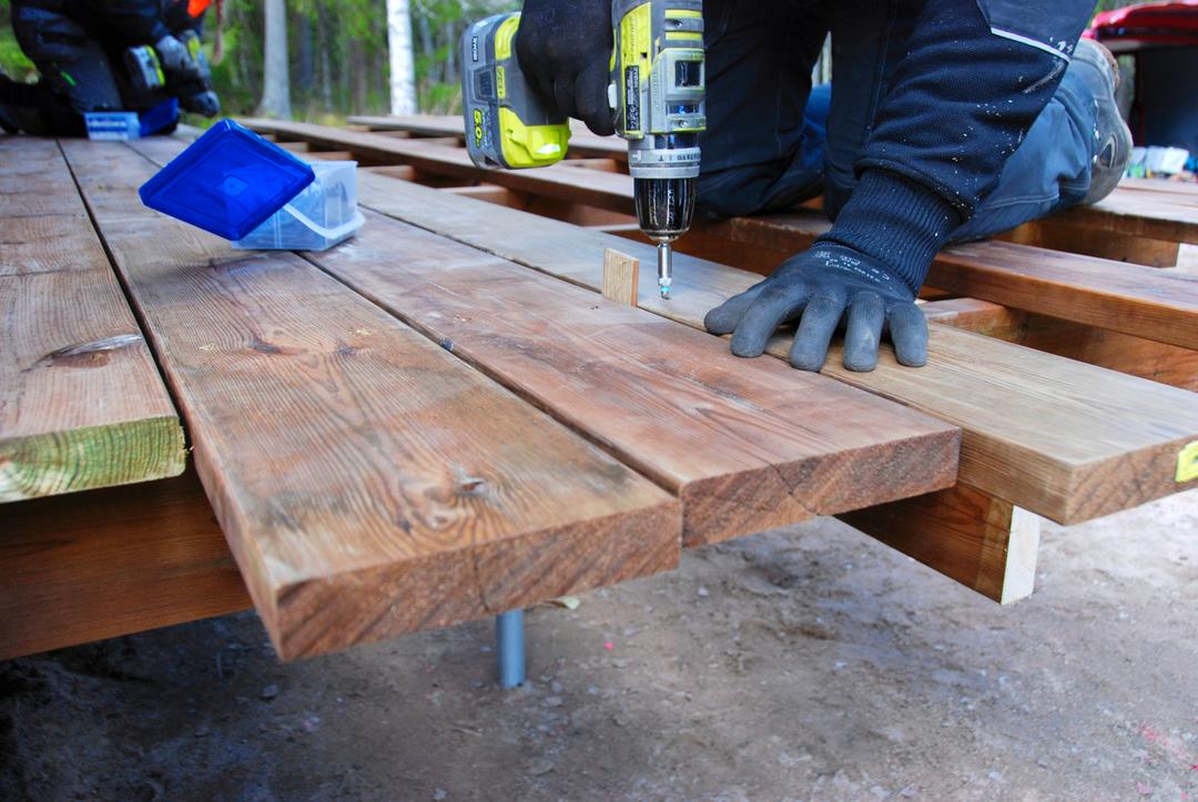 Tee terassilaudoitus ja rakenna terassin portaat – katso ohje! | Meidän ...