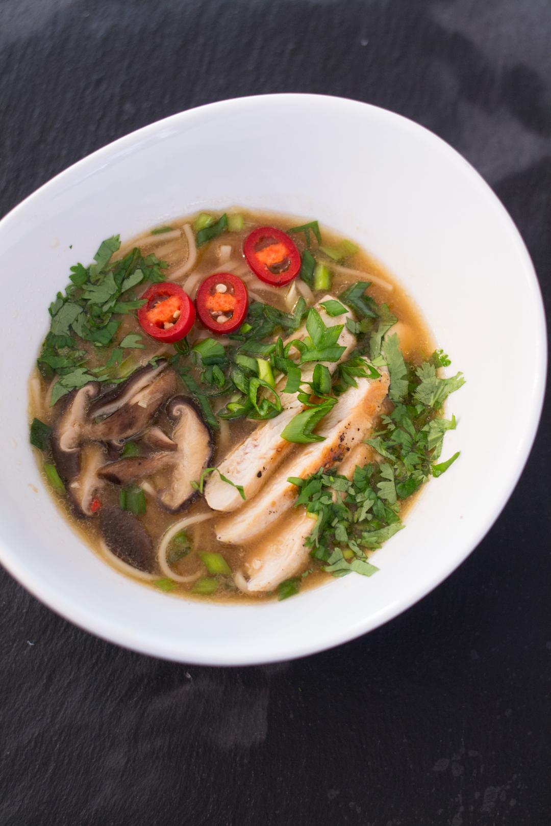 Kana-ramenkeitto | Maku