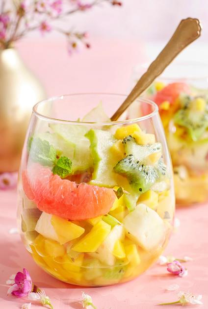Jasmiiniteessä marinoitu hedelmäsalaatti | Maku