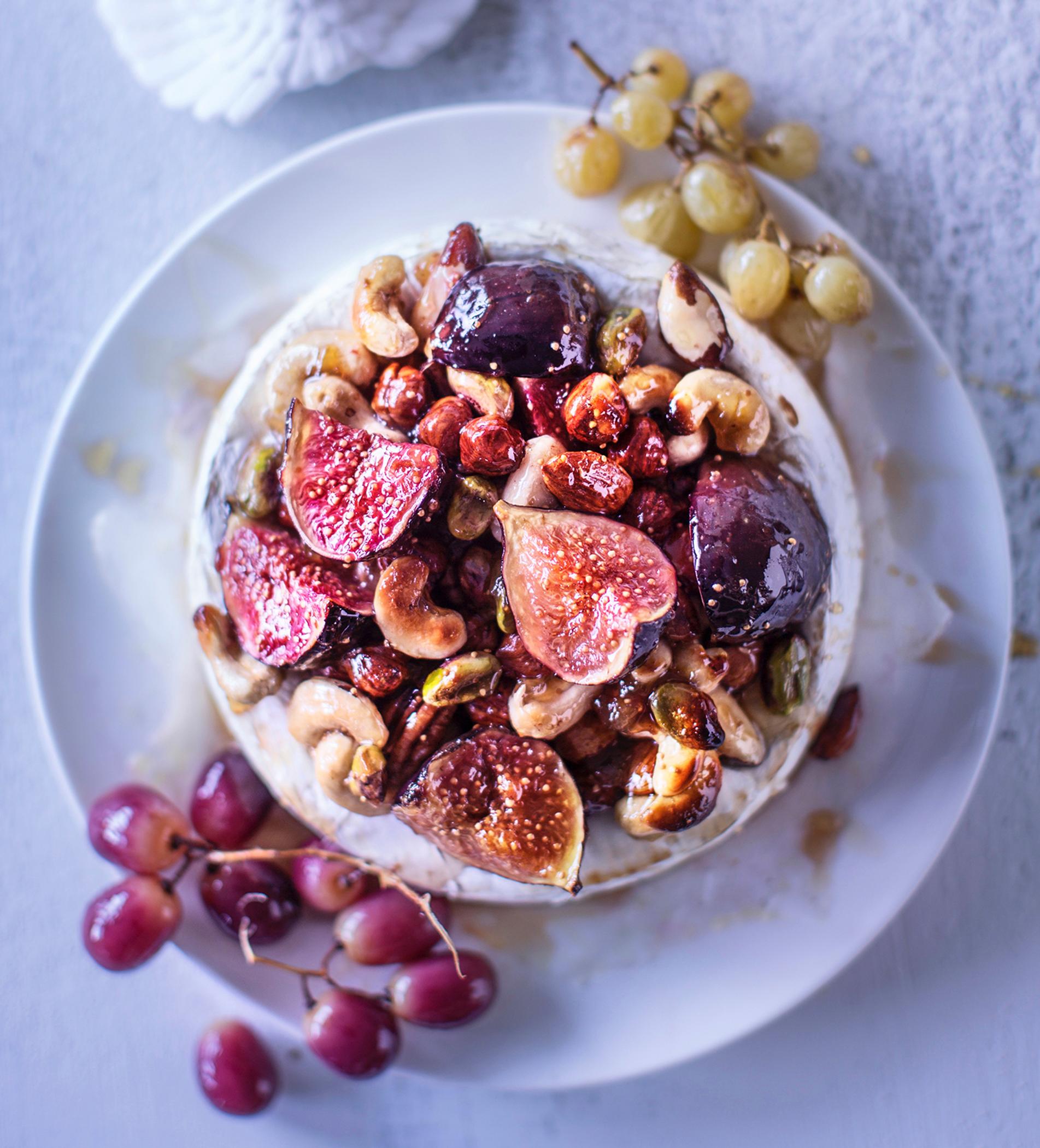 Pähkinä-viikuna-uunibrie – katso ohje! | Maku