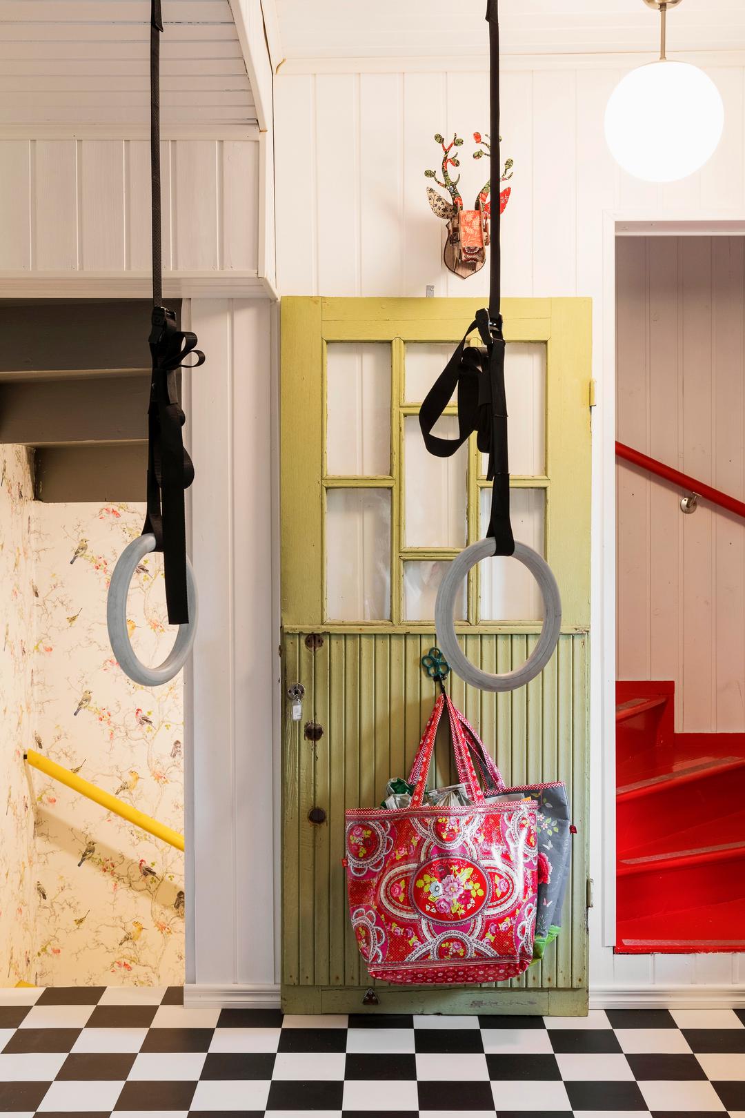 Maijan koti hehkuu kaikissa sateenkaaren väreissä | Unelmien Talo&Koti