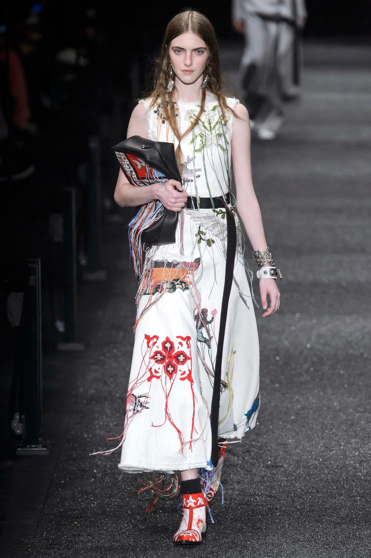 Käsityömuoti tuo catwalkeille tuttuja tekniikoita | Kotona