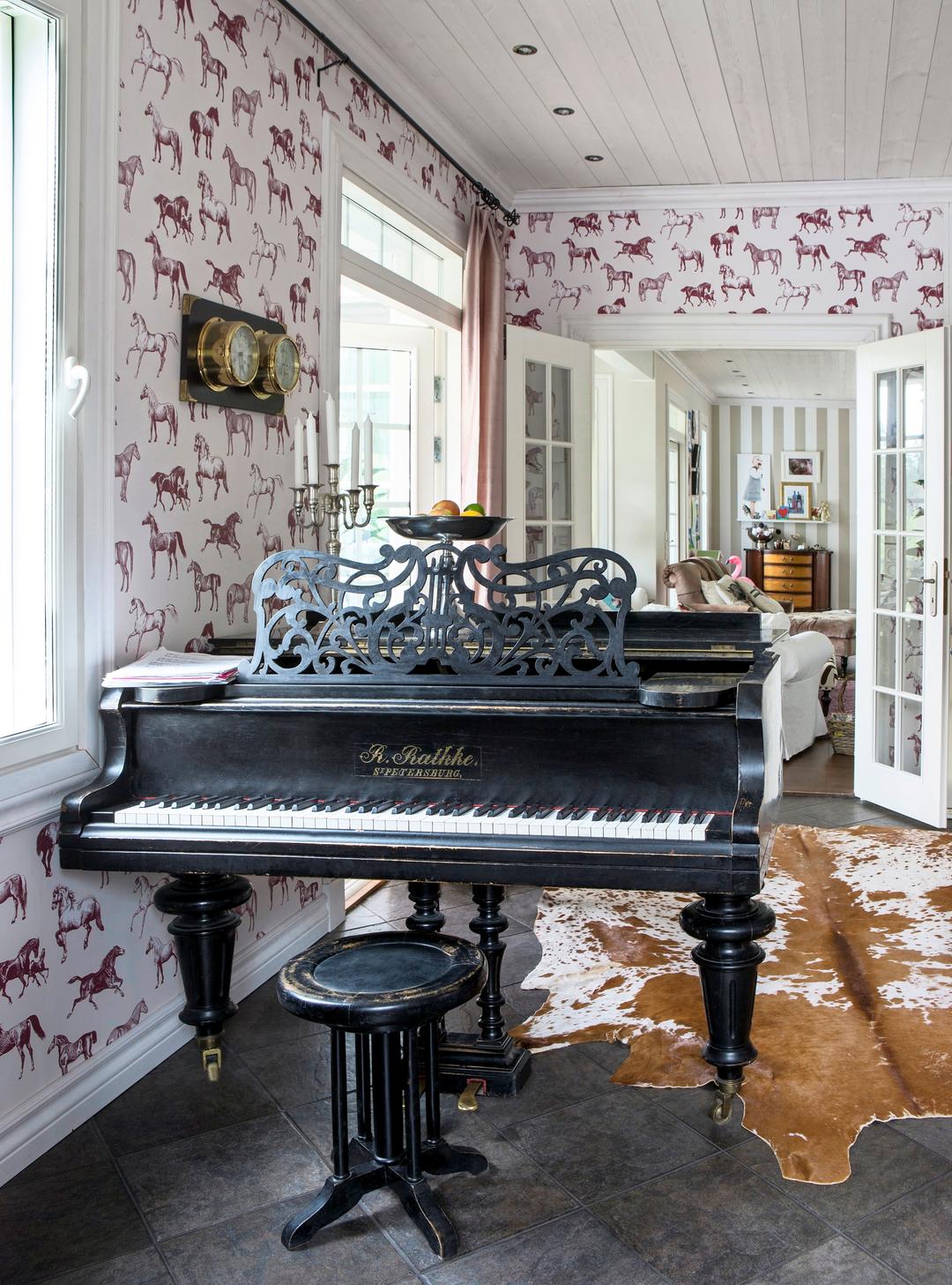 Danielan unelmien talo ja hevostila | Avotakka