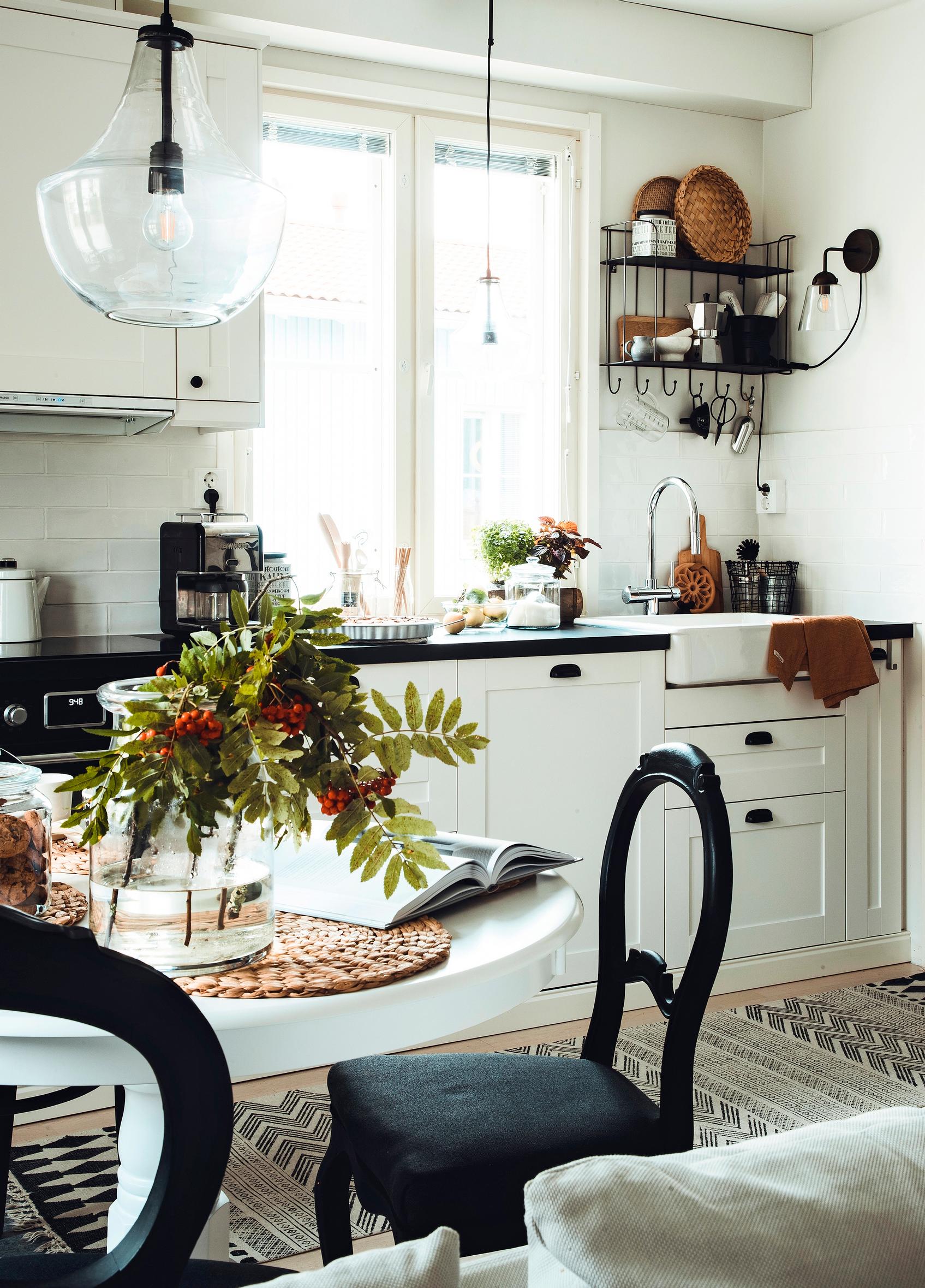 Koti vaaleanpunaisessa luhtitalossa | Unelmien Talo&Koti