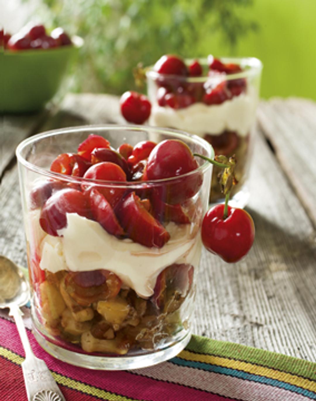 Kirsikka-kerrosjälkiruoka | Meillä kotona