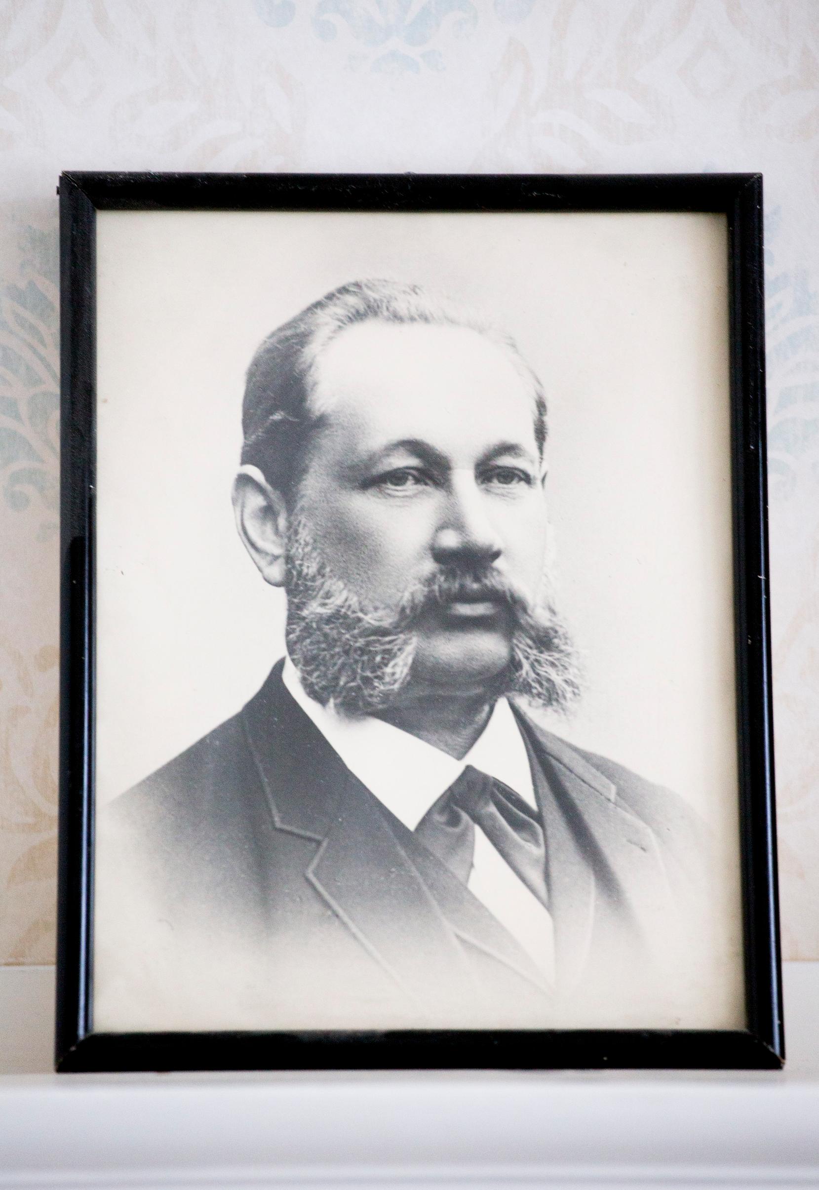 Äiti, kolme pientä lasta ja 650 neliön rämä pitsihuvila | Meidän Talo