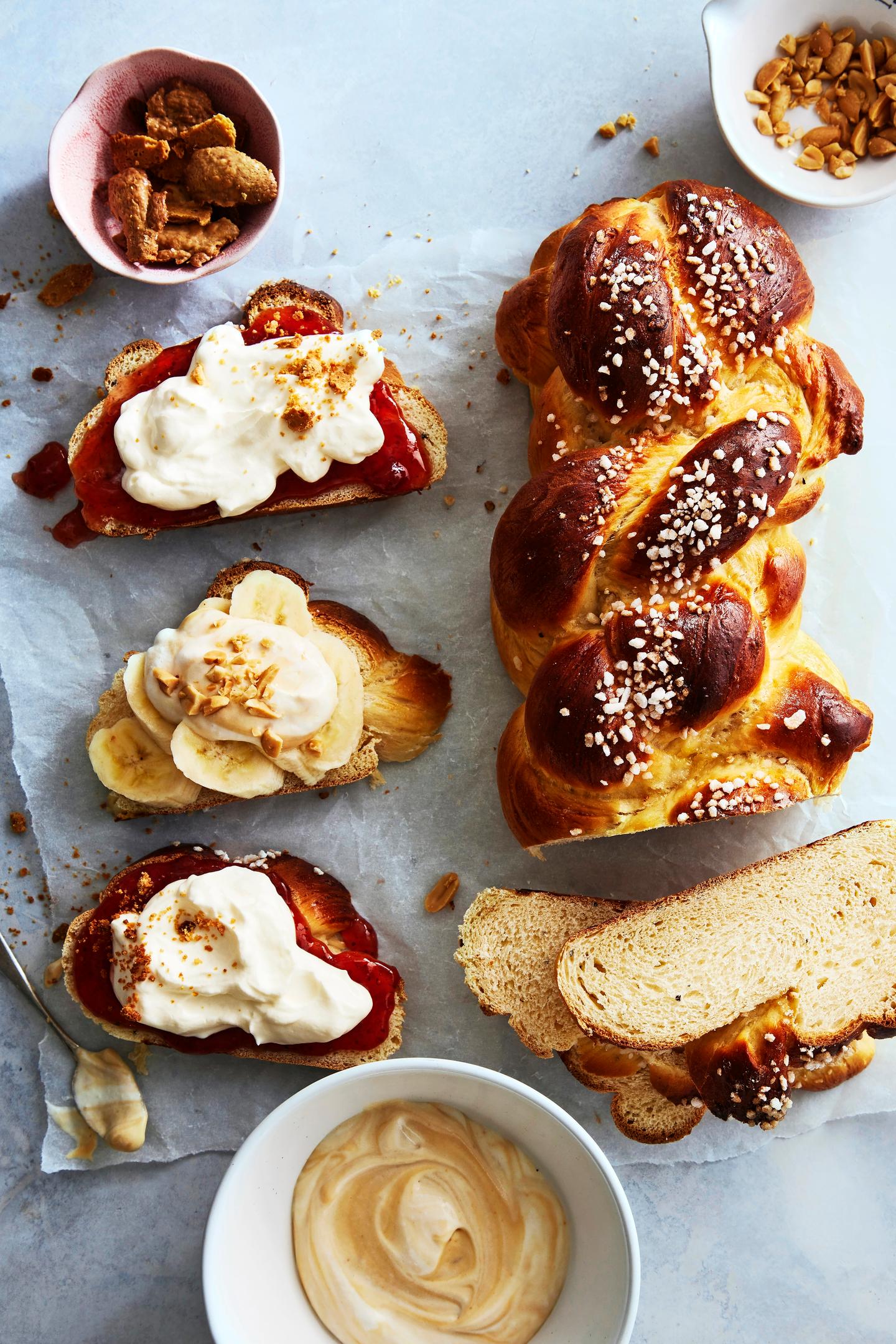 Laskiaispullapitko kahdella täytteellä | Meillä kotona