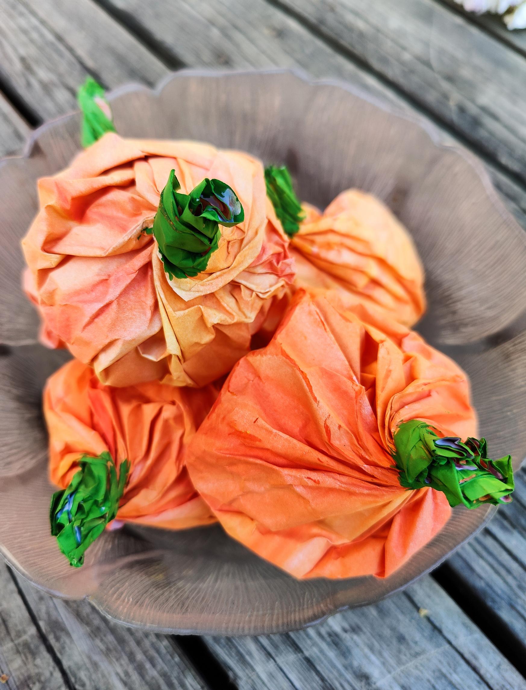 Paperikurpitsat – helppoa kurpitsa-askartelua lapsille | Ihana