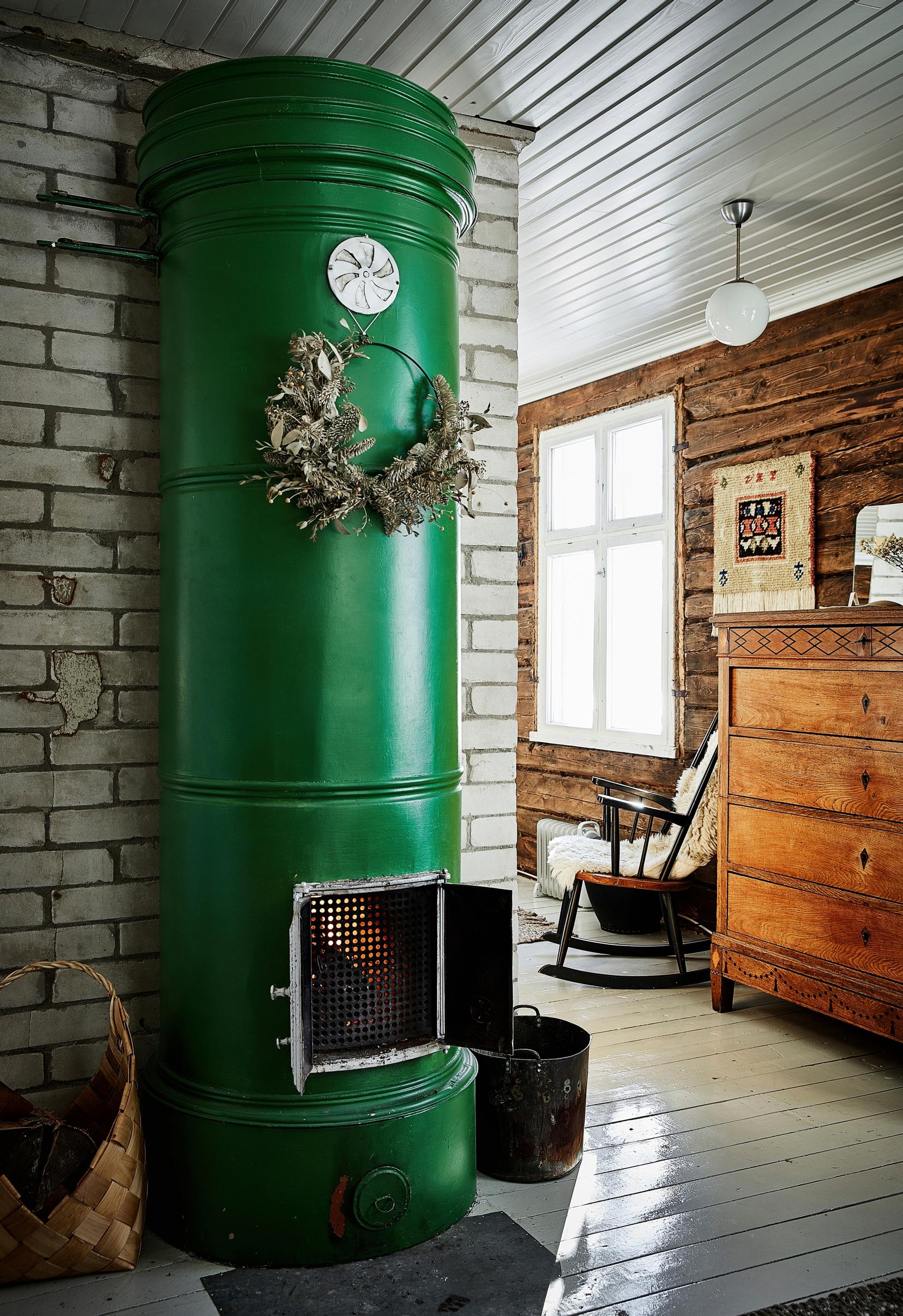 Saaran ja Miikan pieni hirsimökki | Avotakka