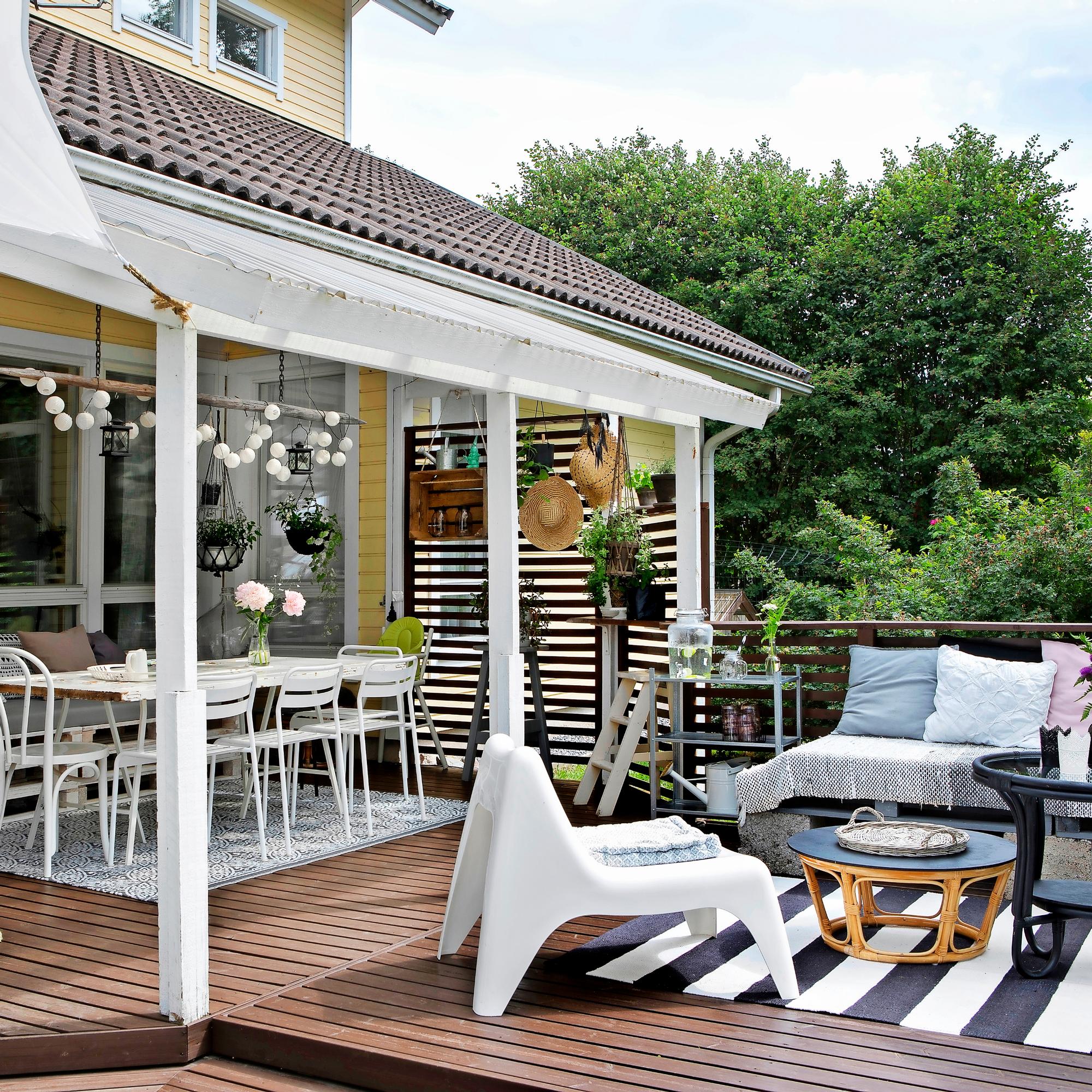 Vanhan terassin tilalle rakennettiin tilava kesäkeidas | Meillä kotona
