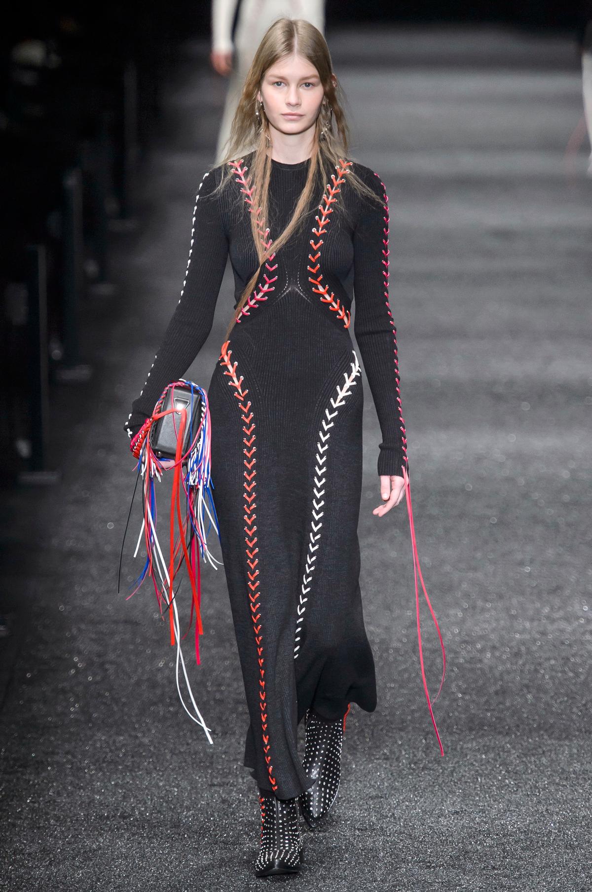 Käsityömuoti tuo catwalkeille tuttuja tekniikoita | Kotona