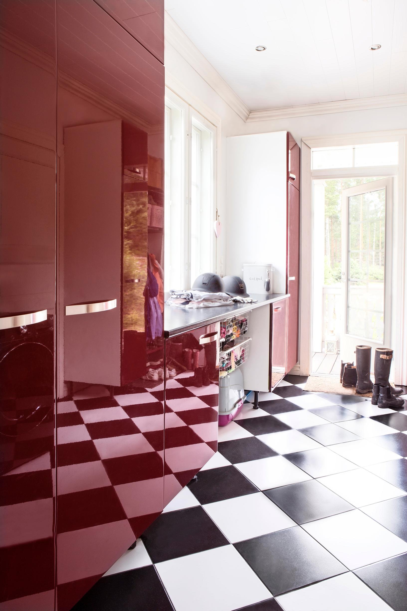 Danielan unelmien talo ja hevostila | Avotakka