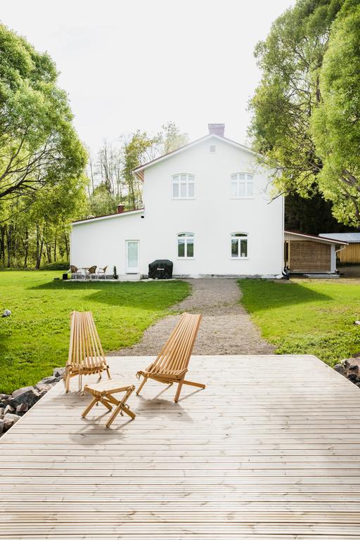 Äiti, kolme pientä lasta ja 650 neliön rämä pitsihuvila | Meillä kotona