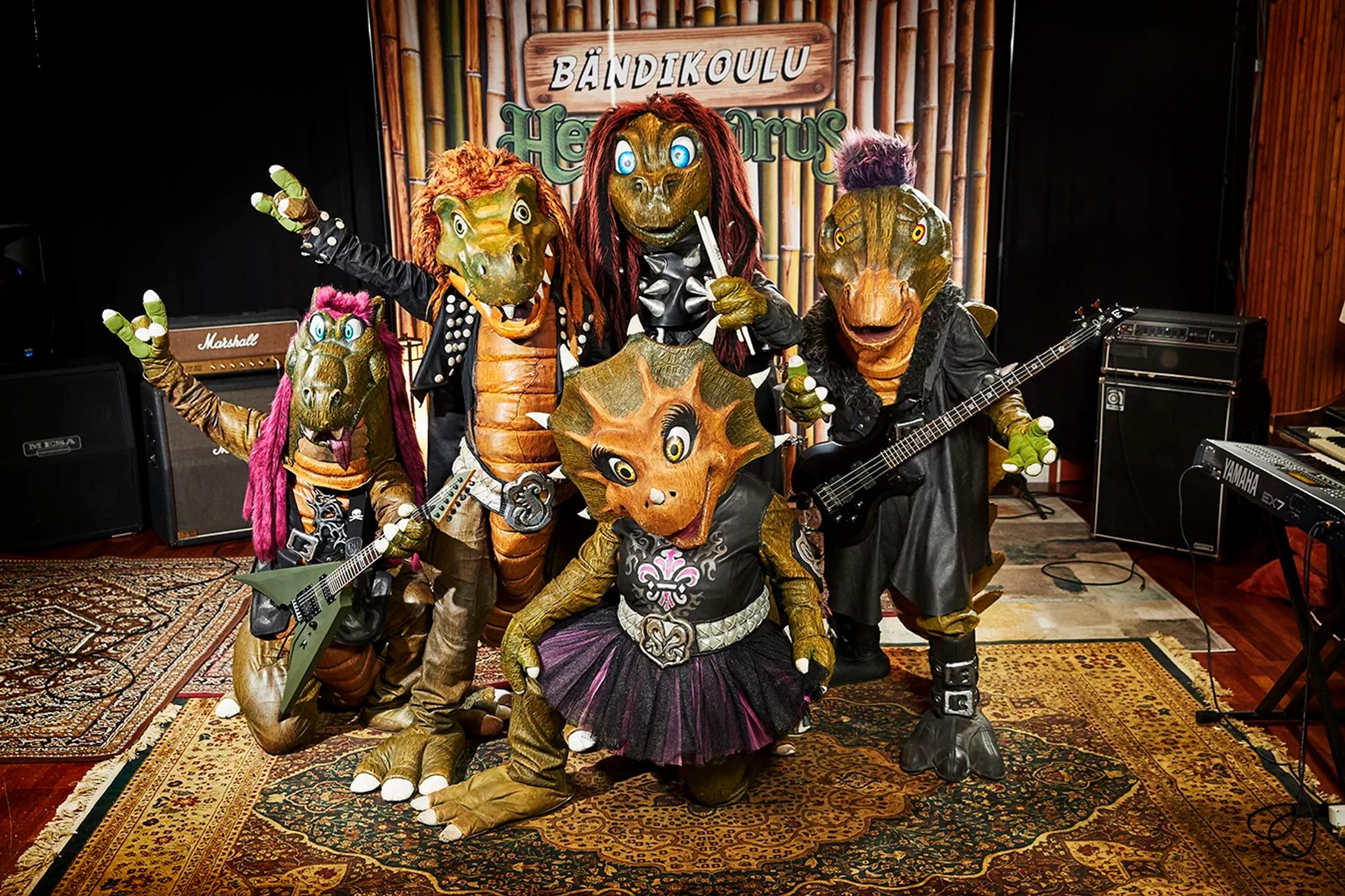 Hevisaurus bändikoulussa lapset oppivat soittamaan | Kotona