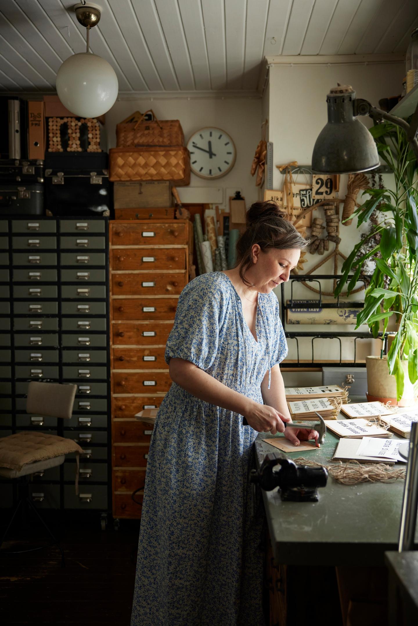 Bloggaaja Maria Meder valmistaa kalusteensa itse | Meillä kotona