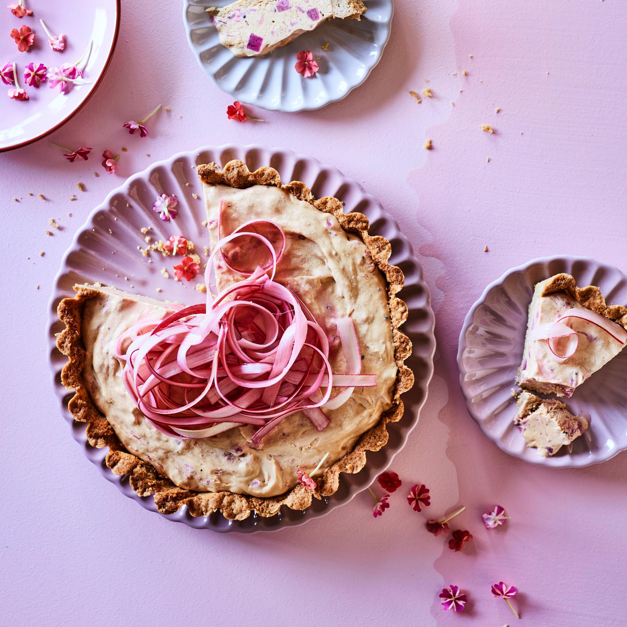 Raparperijäätelöpiirakka – katso ohje! | Maku