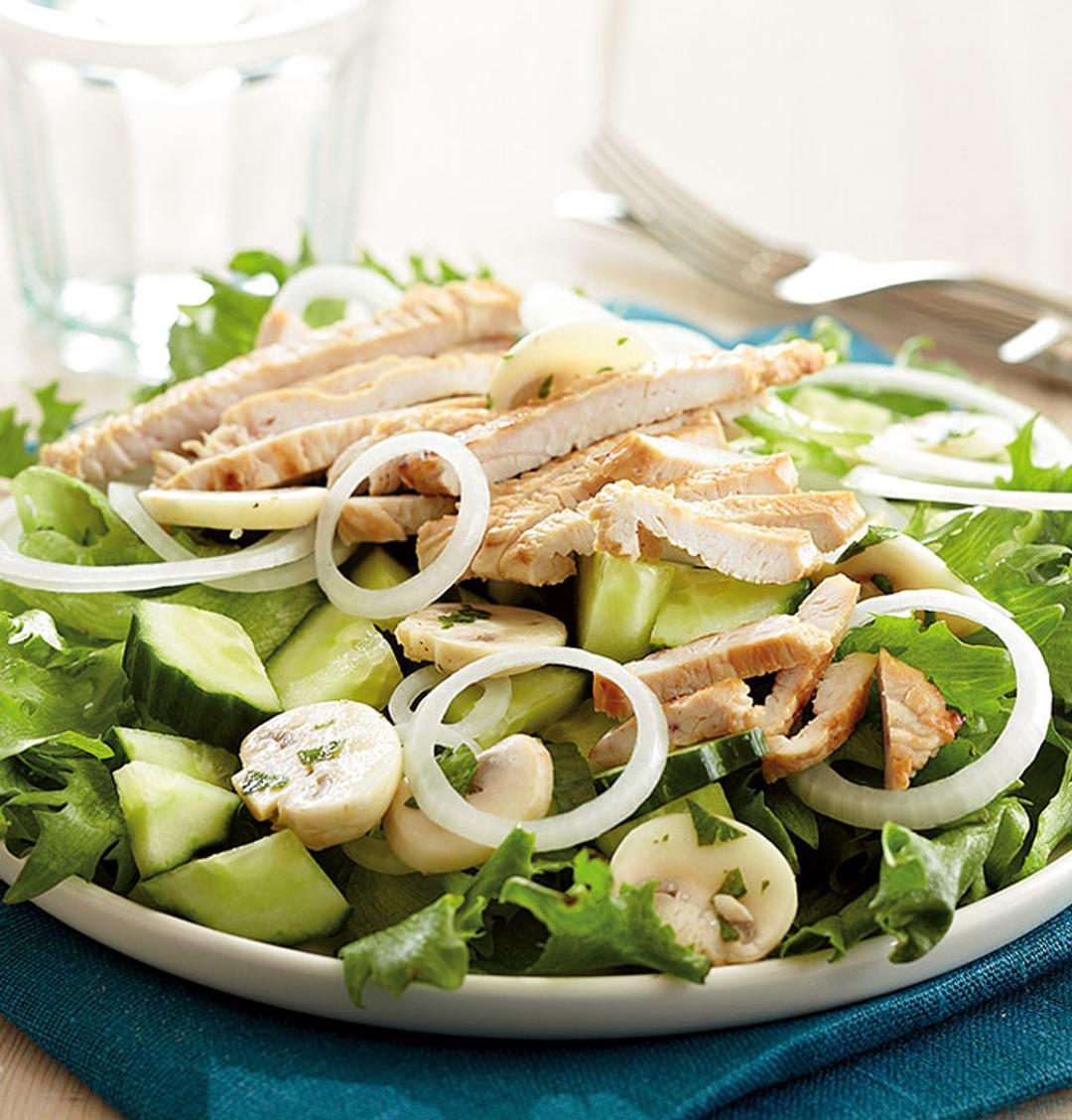 Kalkkuna-herkkusienisalaatti | Maku