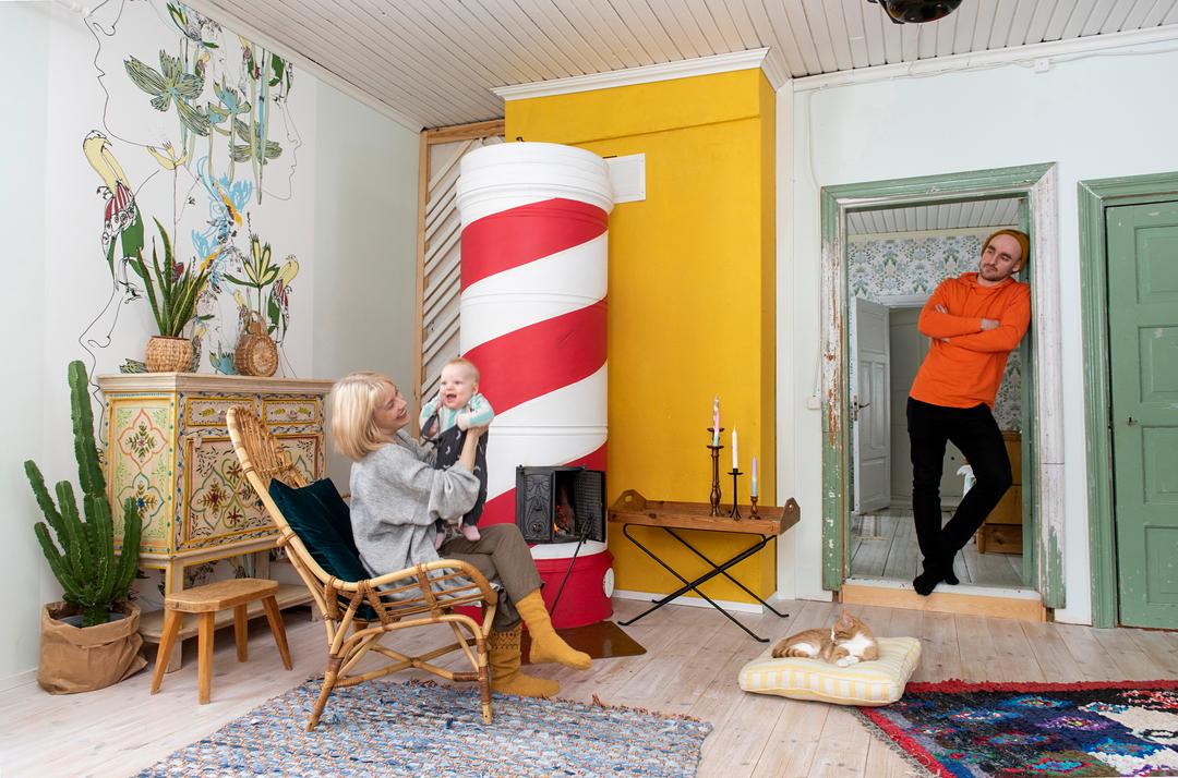 Raidalliseksi maalattu pönttöuuni – lue juttu! | Meillä kotona