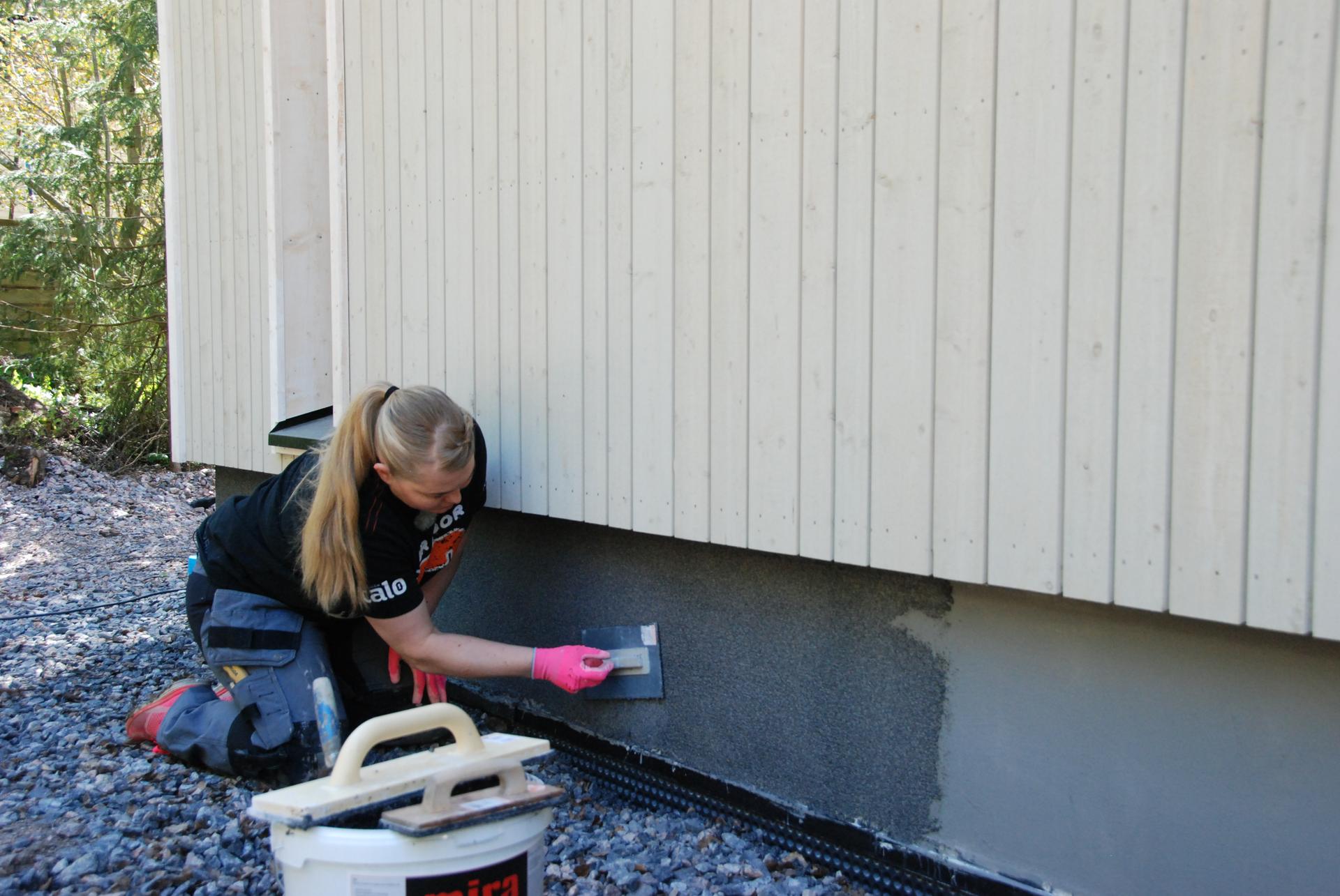 Sokkelin pinnoitus sokkelilevyllä | Meidän Talo