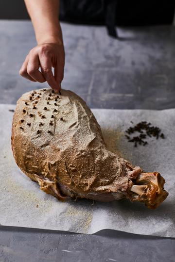 Valitse sopiva kinkku joulun juhlapöytään | Meillä kotona