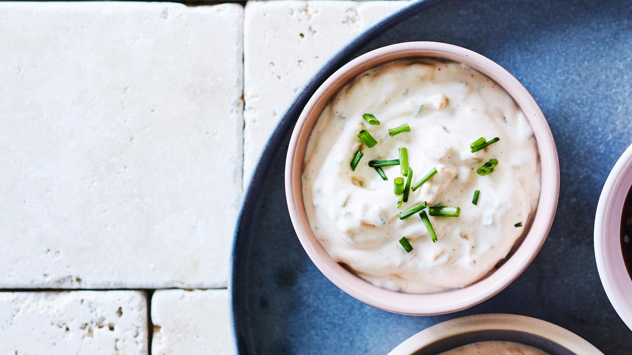 Sour cream & onion -dippi – ohje | Maku