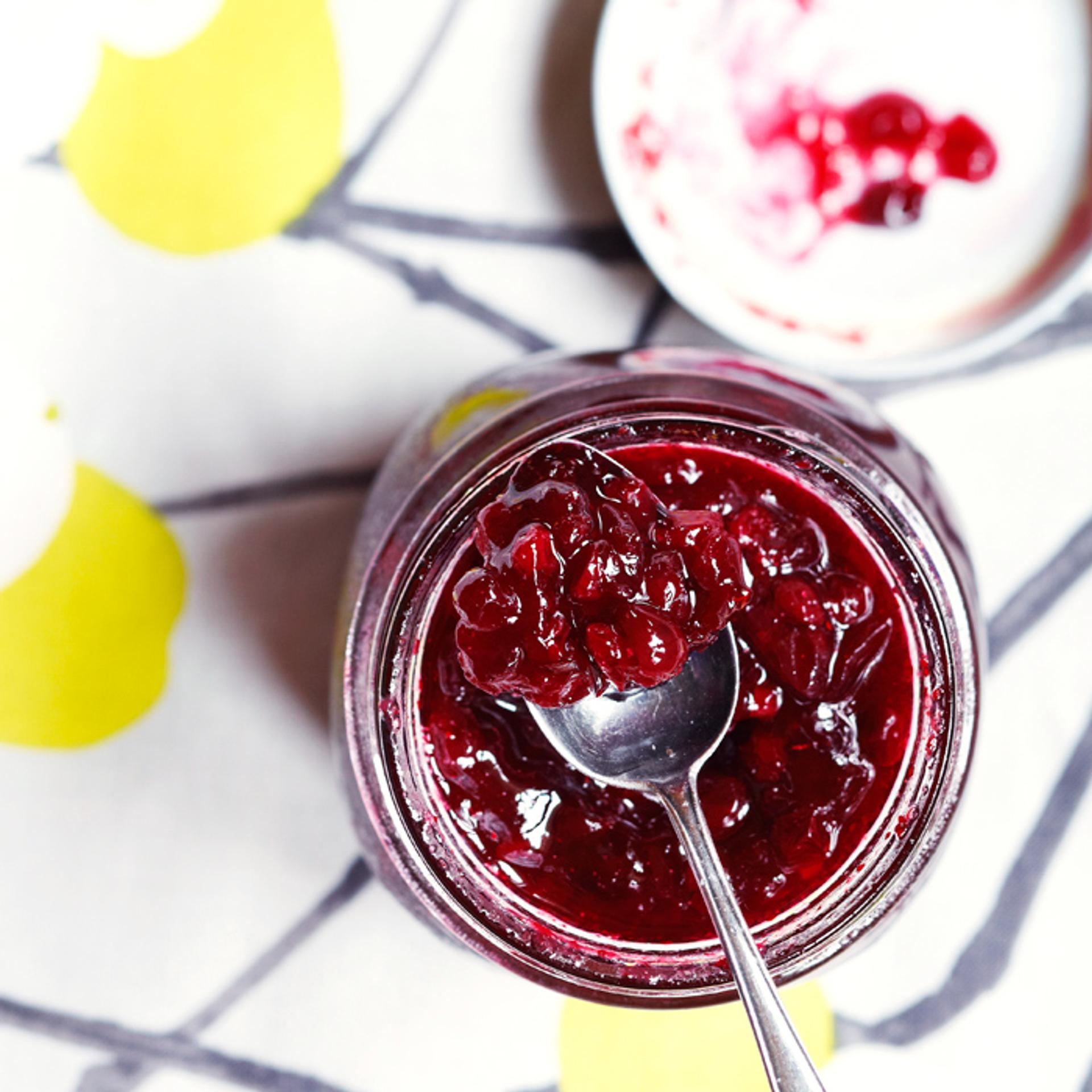 Helppo luumuhillo uunissa – katso resepti | Kotivinkki