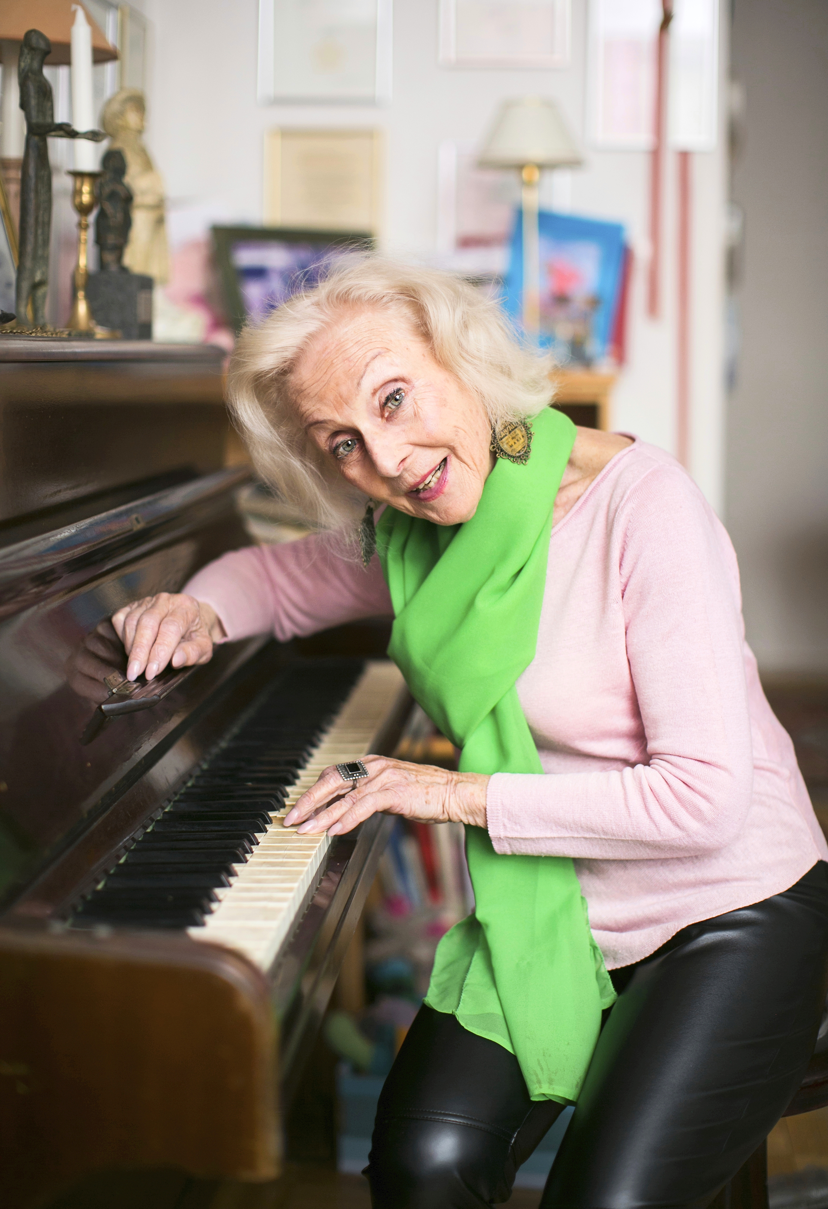 Näyttelijä Seela Sella: "Otan vastaan ääripään tunteet" | Meillä kotona