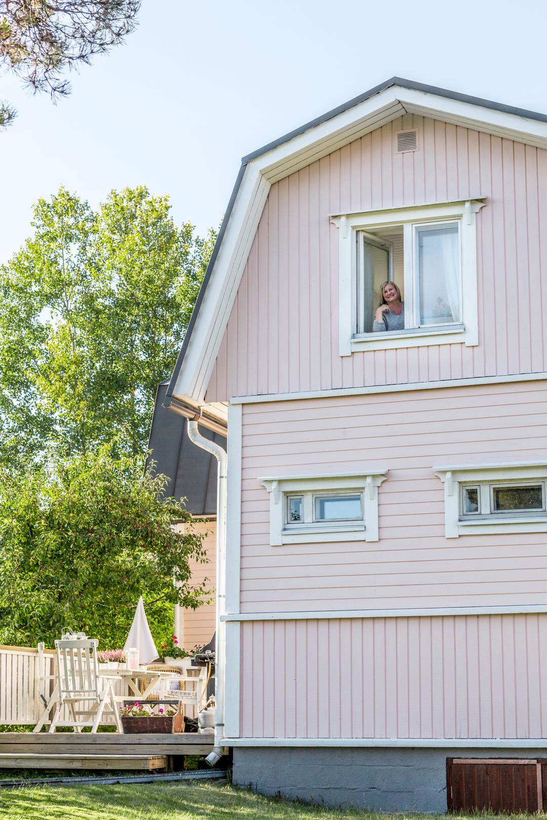 Vaaleanpunainen puutalo Lohjalla | Meillä kotona