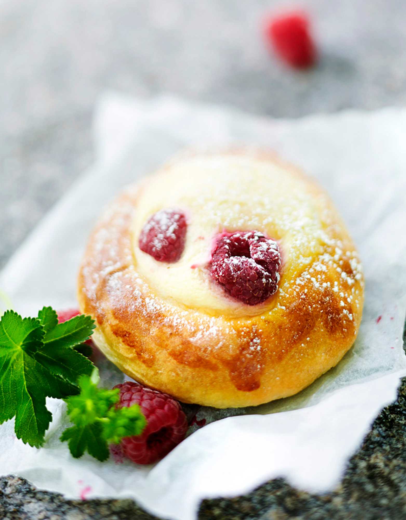 Vadelma-rahkapullat – katso resepti! | Meillä kotona