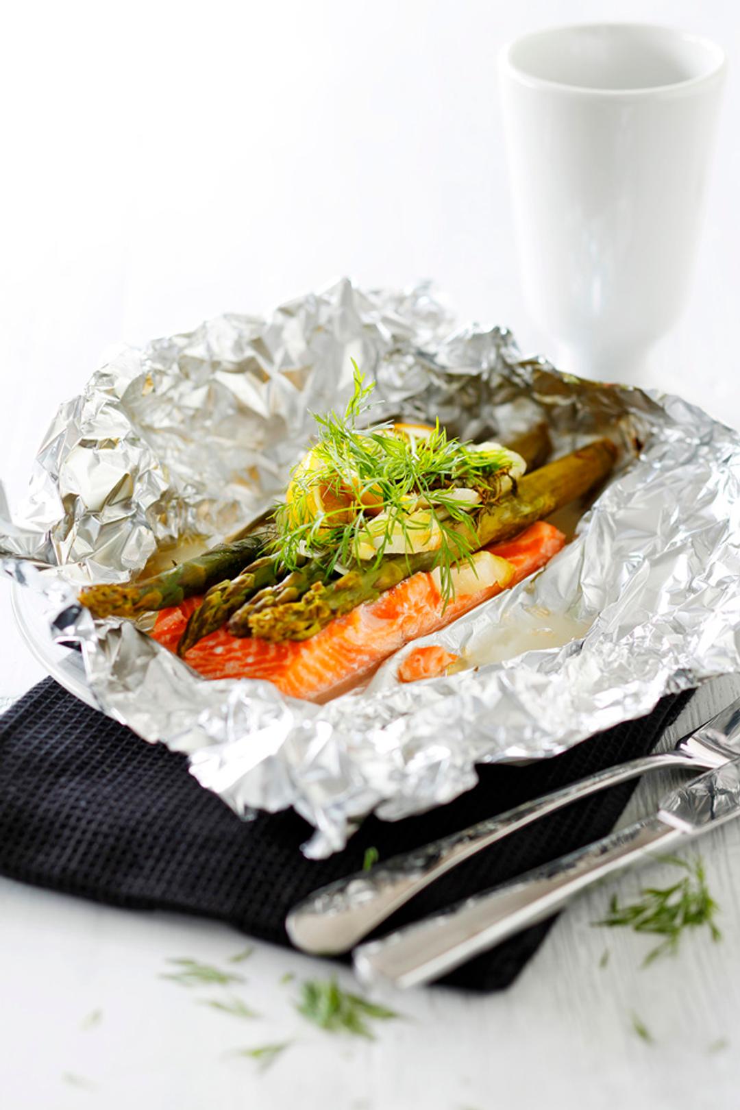 Lohifilee ja parsa uunissa – katso helppo resepti! | Meillä kotona