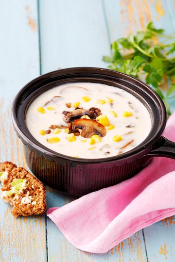 Vappu Pimiän sienikeitto – katso ohje! | Maku