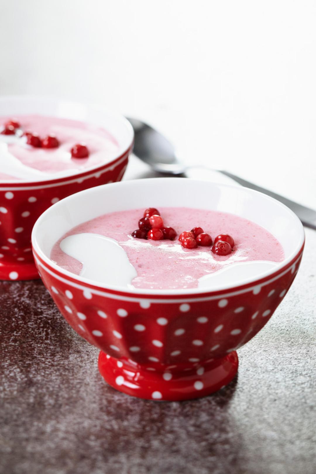 Kolmen marjan vispipuuro - katso helppo resepti! | Meillä kotona