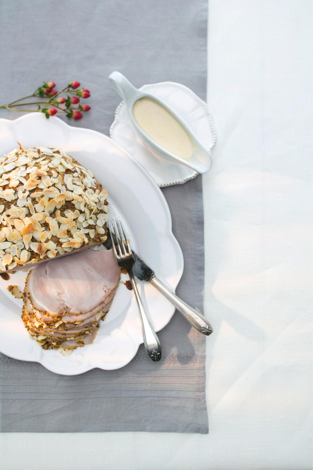 Sinappi-calvadoskuorrutettu joulukinkku – katso ohje! | Maku