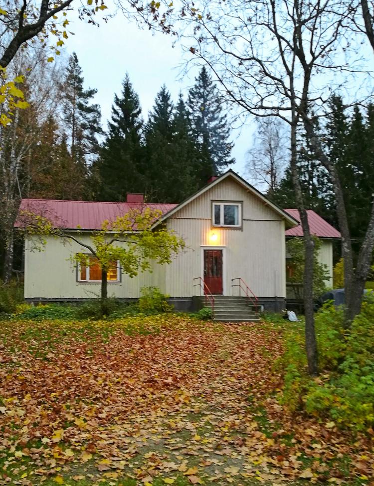 1800-luvun musta maalaistalo Iitissä | Meidän Talo