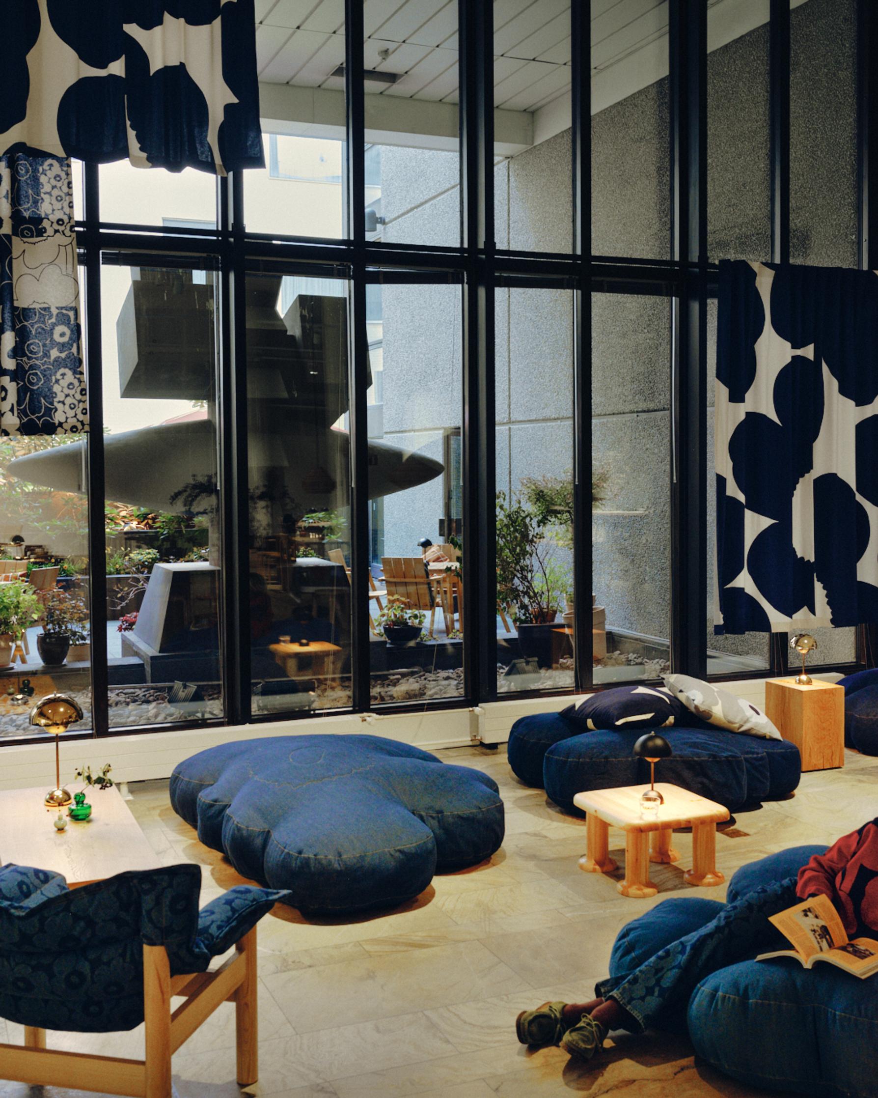 Marimekon Unikko Bar Helsinki Design Weekissa | Kotona