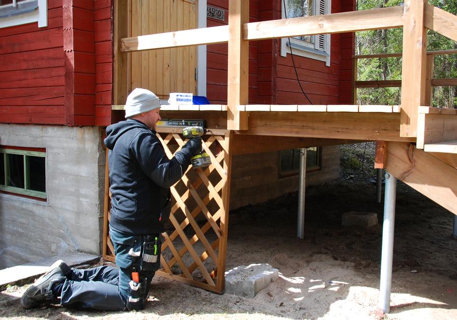 Rakenna terassin kaide ja näkösuoja – katso ohjeet! | Meidän Mökki